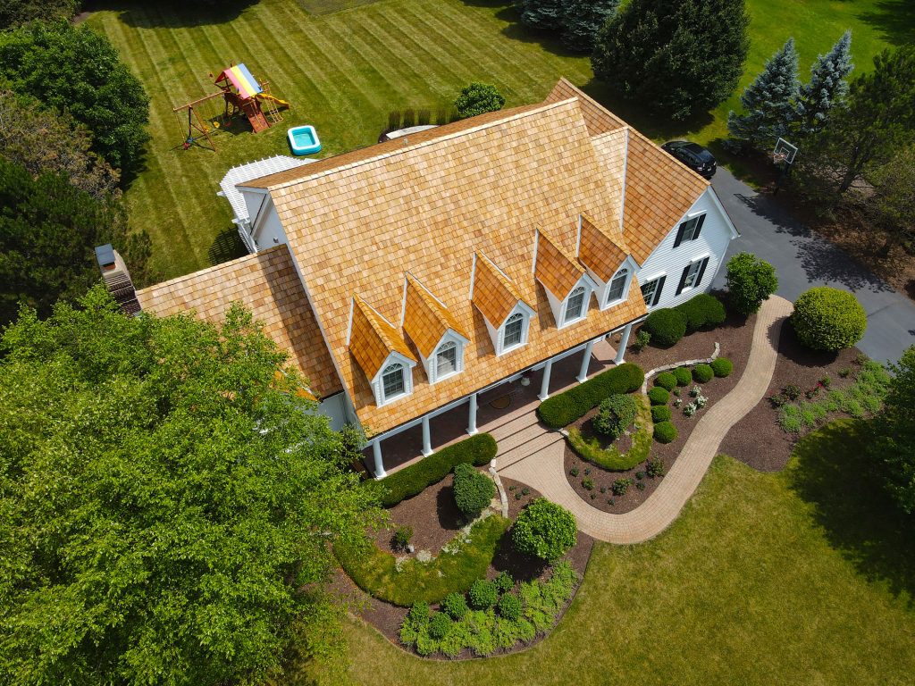 Western Red Cedar Shakes – Awbrey Butte Cedar